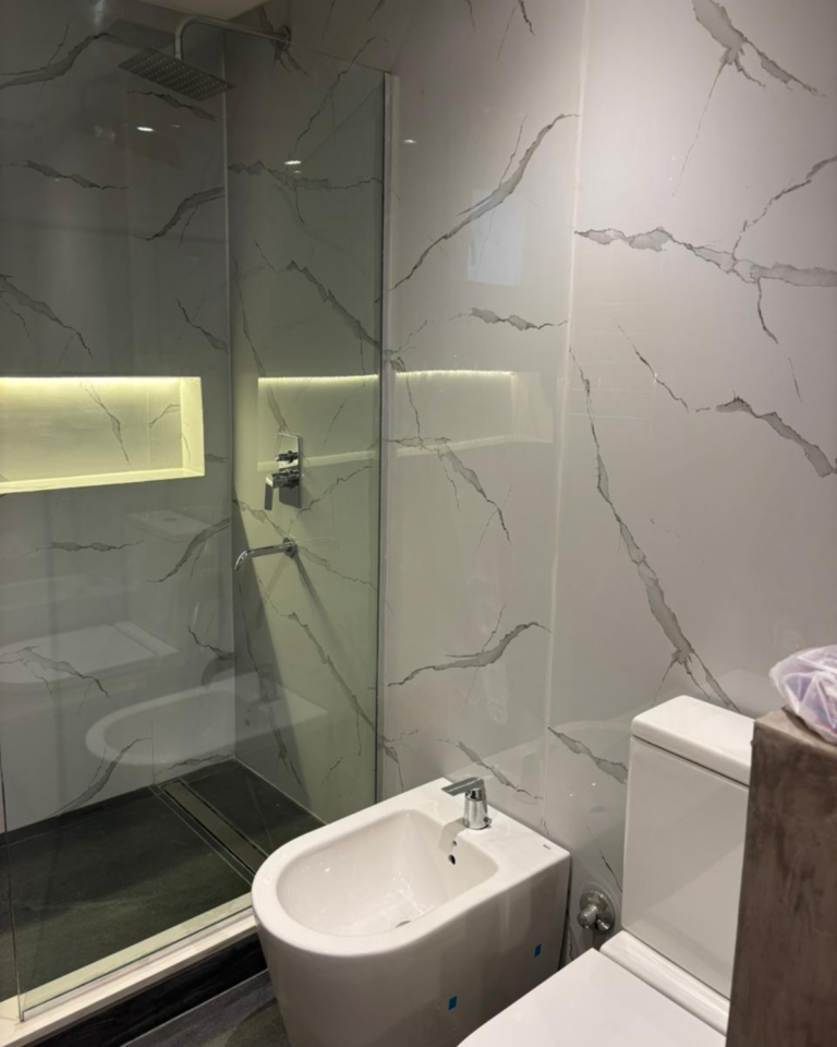 Lámina de PVC Simil Marmol 2440 – Exito